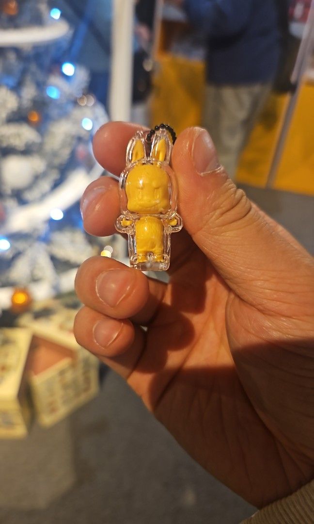 Super mini labubu (暫hold), 興趣及遊戲, 玩具 & 遊戲類 - Carousell