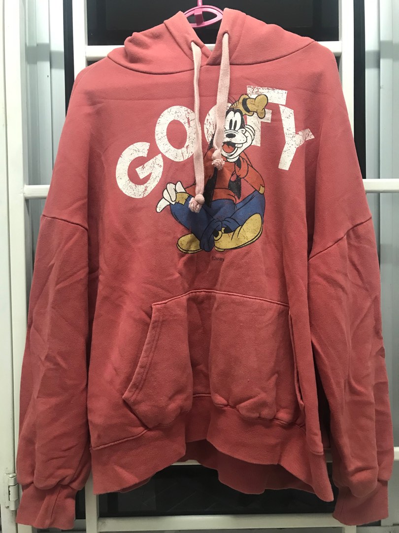 Sweater Disney Goofy, Women's Fashion, Tops, Other Tops on Carousell
