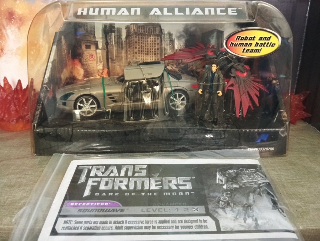 Transformers DOTM Human Alliance Soundwave with Laserbeak and Mr. Gould ...