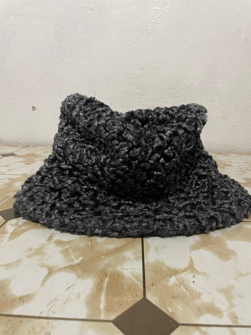 Vintage Furry Italian Bucket Hat, Men's Fashion, Watches & Accessories ...