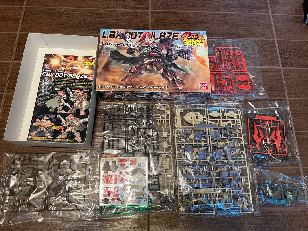 全新 Bandai Danball Senki 紙箱戰機 LBX 054 Dot Blaze, 興趣及遊戲, 玩具 & 遊戲類 - Carousell