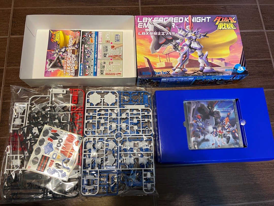全新 Bandai Danball Senki 紙箱戰機 LBX Sacred Knight Emperor 聖騎士帝王 連CD, 興趣及遊戲 ...