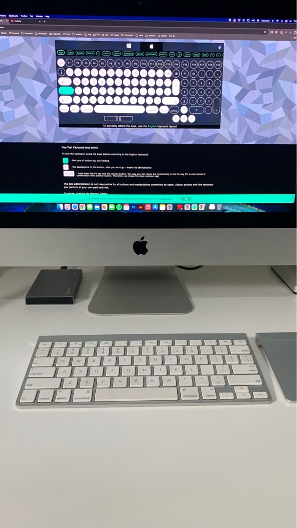 Apple Magic Keyboard Gen 1 (A1314), Elektronik, Komputer, Desktop di ...