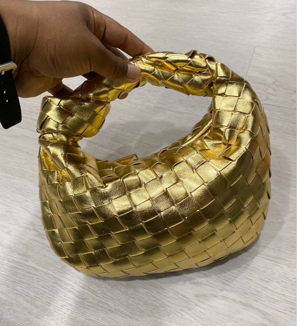 Botega veneta, Fesyen Wanita, Tas & Dompet di Carousell