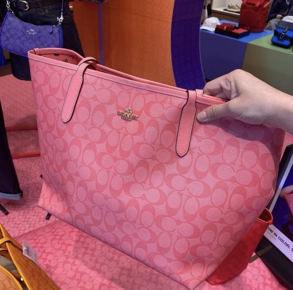 Coach Signature Open City Tote, Luxury, Bags & Wallets on Carousell