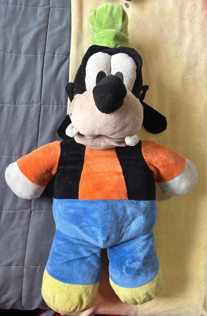 Goofy Stuffed Plushie, Hobbies & Toys, Toys & Games on Carousell