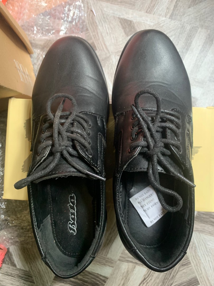 Kasut sekolah menengah Bata (size 4), Men's Fashion, Footwear, Casual ...