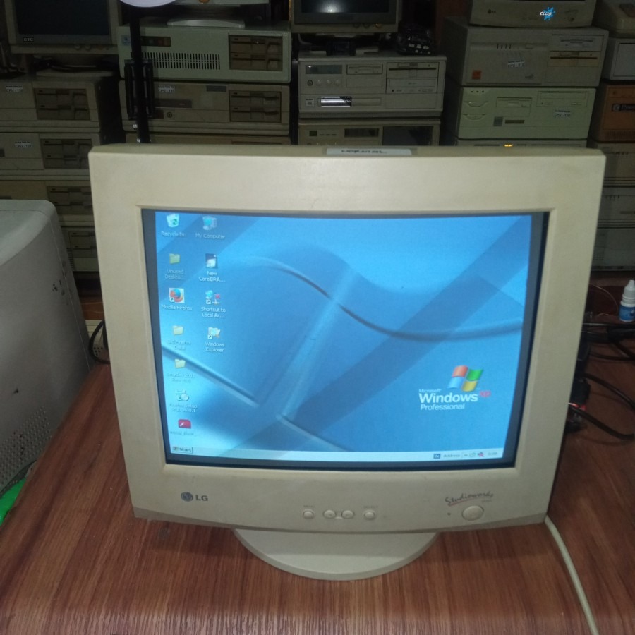 Monitor Tabung CRT 14 inch merk LG, Elektronik, Komputer, Desktop di ...