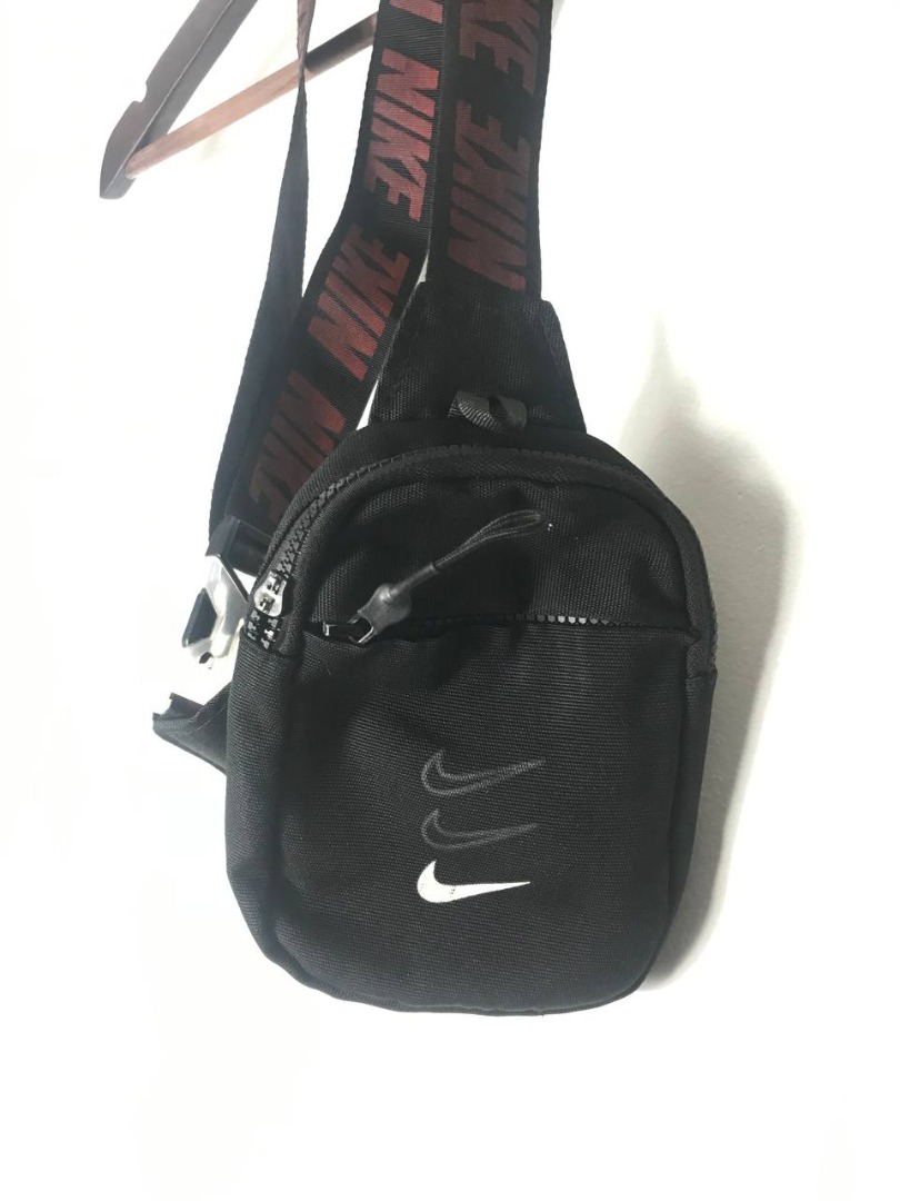 Nike small shoulder bag, Men's Fashion, Bags, Sling Bags on Carousell