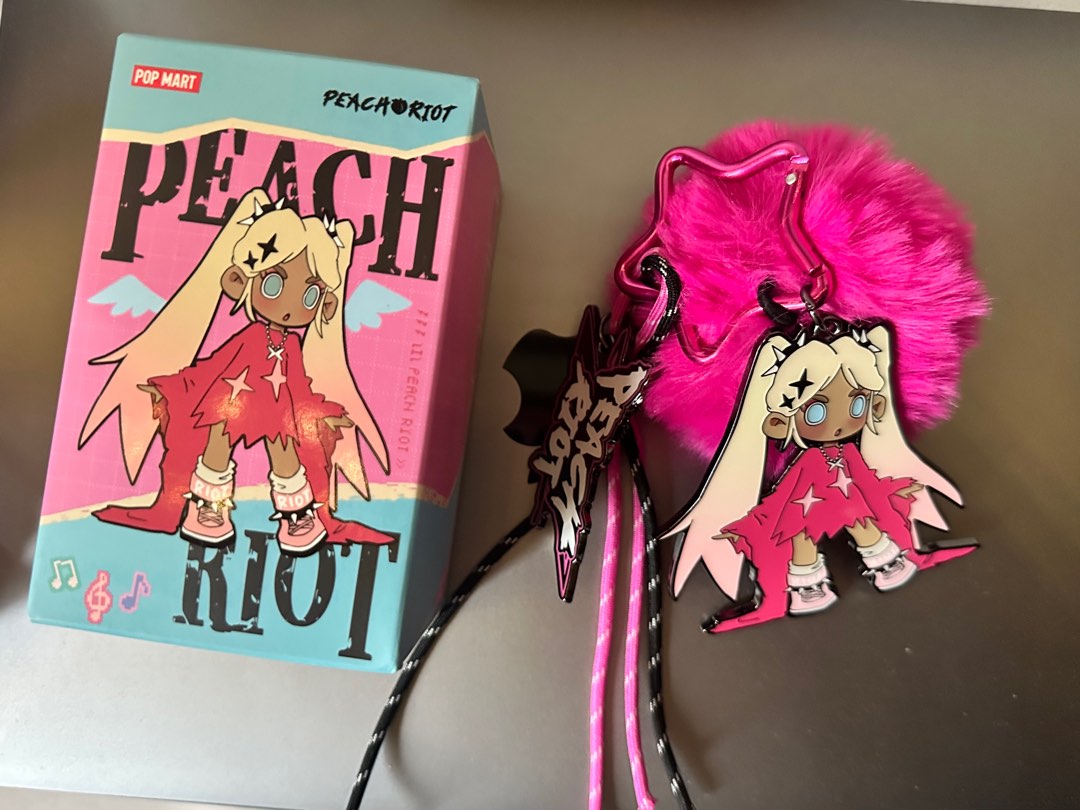 Popmart Lil Peach Riot Loading Series Keychain Poppy, Hobbies & Toys ...