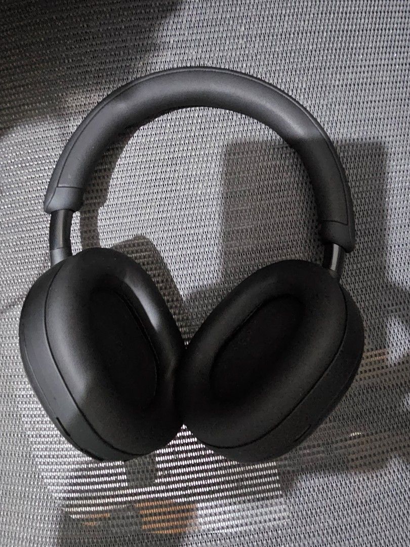 Sony WH-1000XM5 used a few times, Full set with box and cable, Audio ...