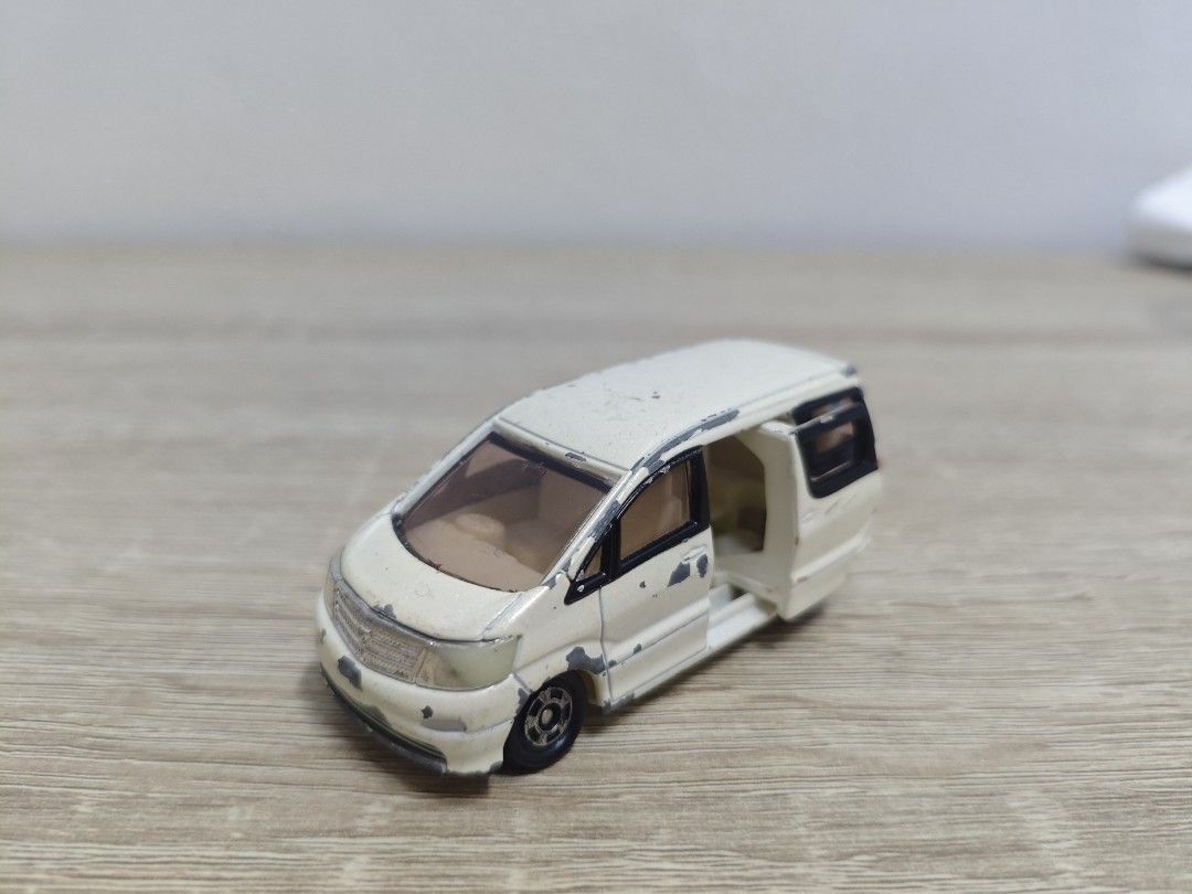 Tomica Toyota Alphard, Hobbies & Toys, Toys & Games on Carousell