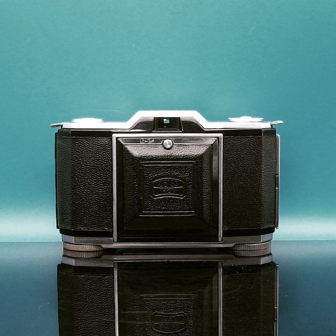 Zeiss Ikon Ikonta 35 (1948-1953) Vintage 35mm Film Camera, Photography, Cameras on Carousell