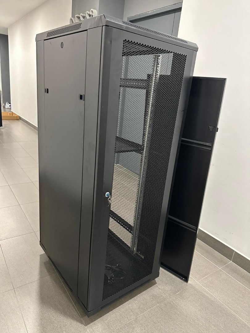 32U Server Rack Cabinet,Data Rack Cabinet for IT/Network Equipment, with Adjustable Mounting ...