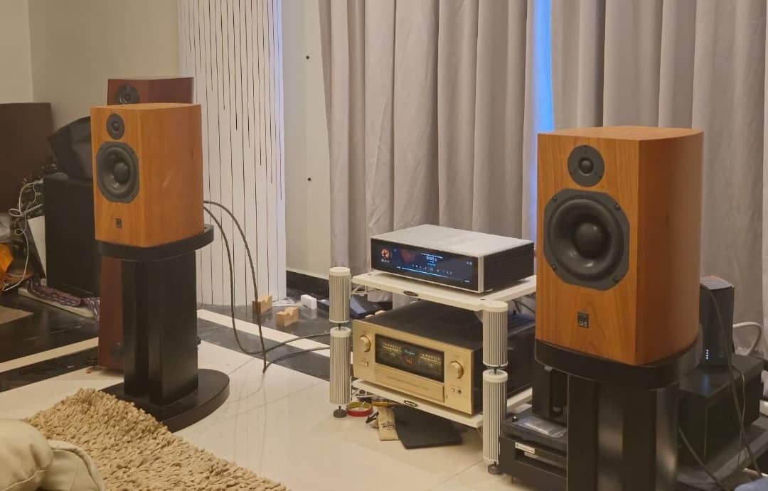 ATC SCM19 bookshelf speakers with 60cm wooden stands, Audio, Soundbars ...