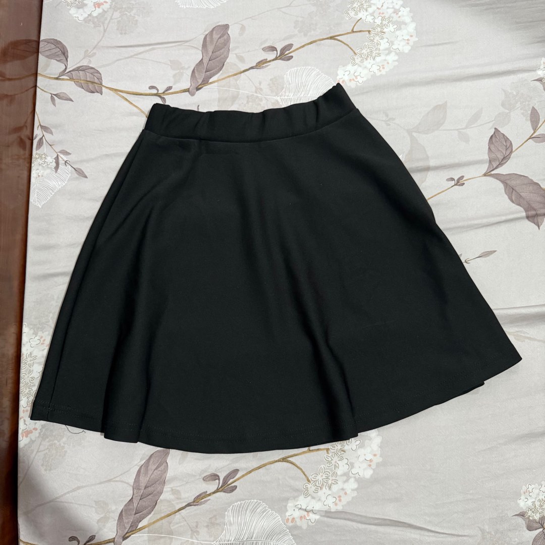 Black Flare Skirt rok hitam mekar, Fesyen Wanita, Pakaian Wanita, Gaun ...