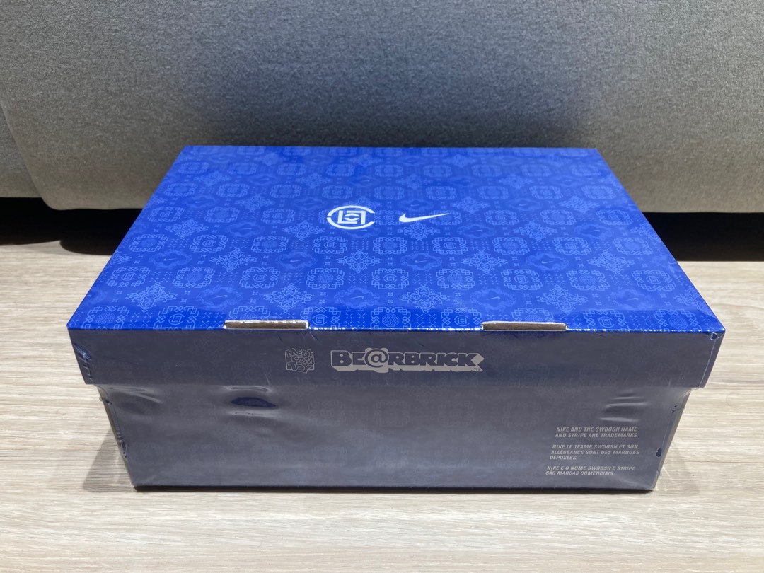 Clot x Nike Bearbrick Silk 400% 100% Medicom Toy, 興趣及遊戲, 玩具 & 遊戲類 ...