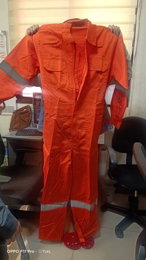coverall with reflector, Commercial & Industrial, Industrial Equipment ...