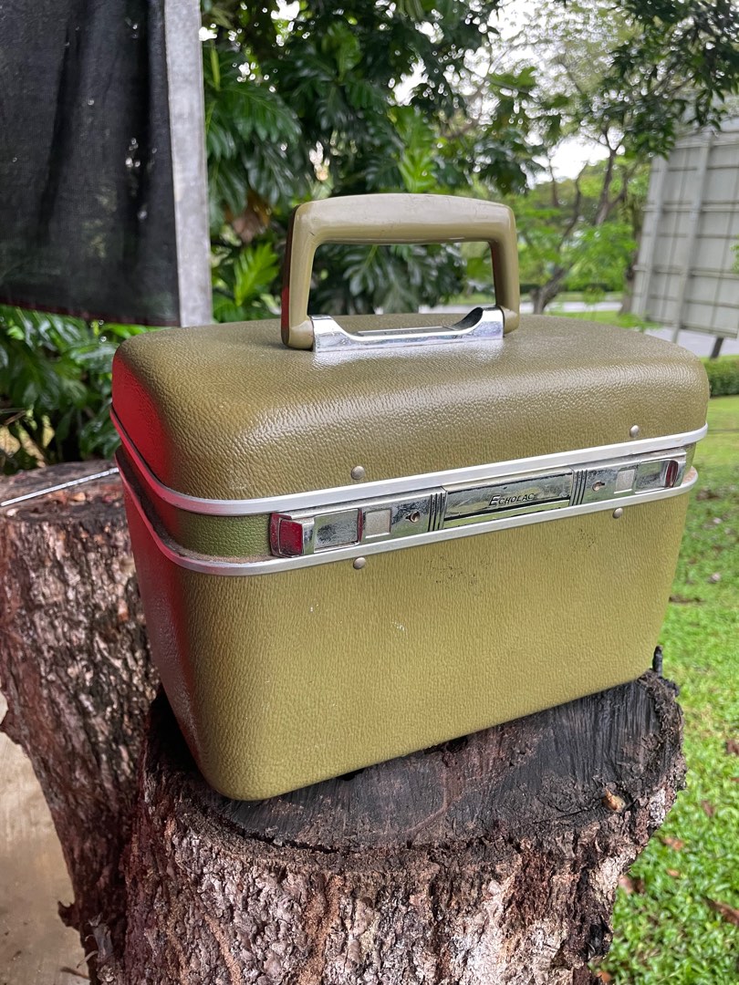 Echolac vintage make up carry case, Hobbies & Toys, Collectibles ...