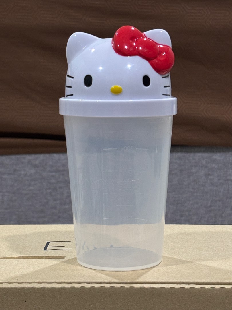 Hello Kitty Shaker Bottle, Hobbies & Toys, Collectibles & Memorabilia ...