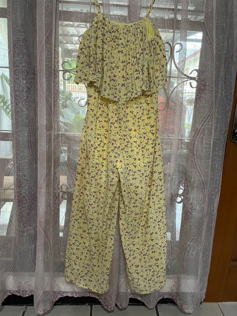 Jumpsuit, Fesyen Wanita, Pakaian Wanita, Jumpsuits di Carousell