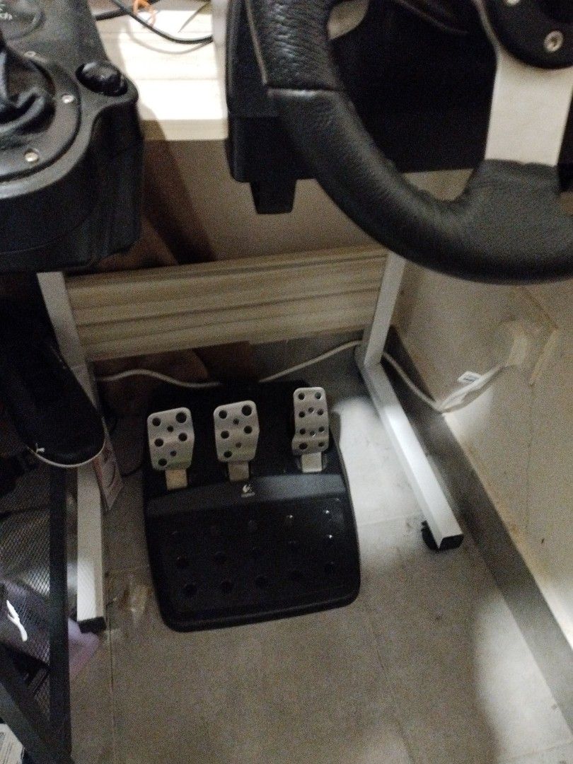 Logitech G27 Racing Wheel w/ pedals, shifter and PSU. Complete set ...