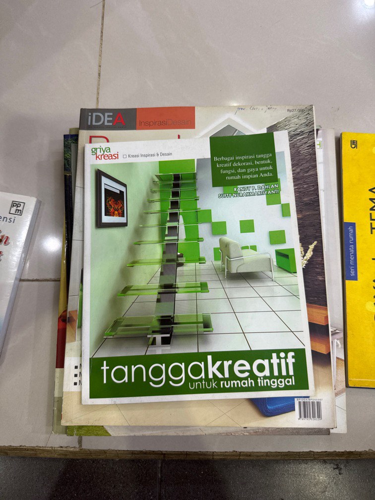 Majalah rumah buku supply chain buku autocad etc, Buku & Alat Tulis, Majalah & Lainnya di Carousell