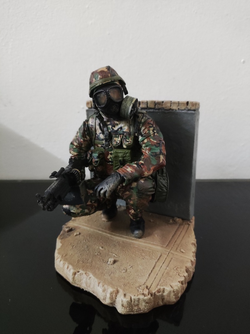 (NEGO) US Army Soldier Iraq Chemical Warfare Statue, Hobbies & Toys ...