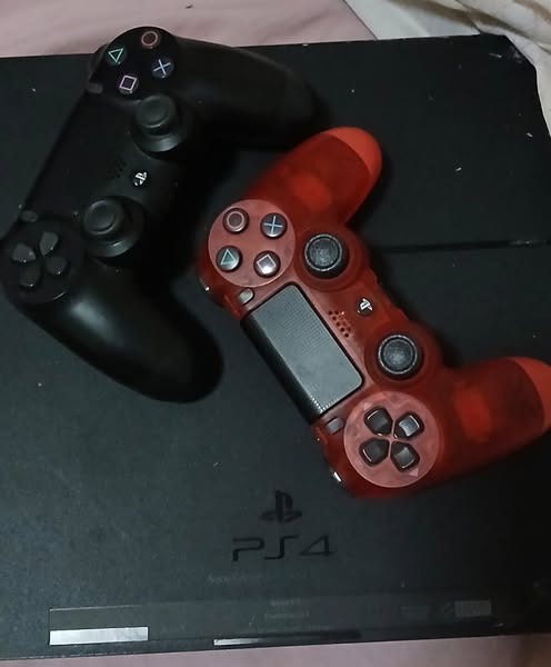 PS4 with 2 controllers and 2 games, Video Gaming, Video Game Consoles ...