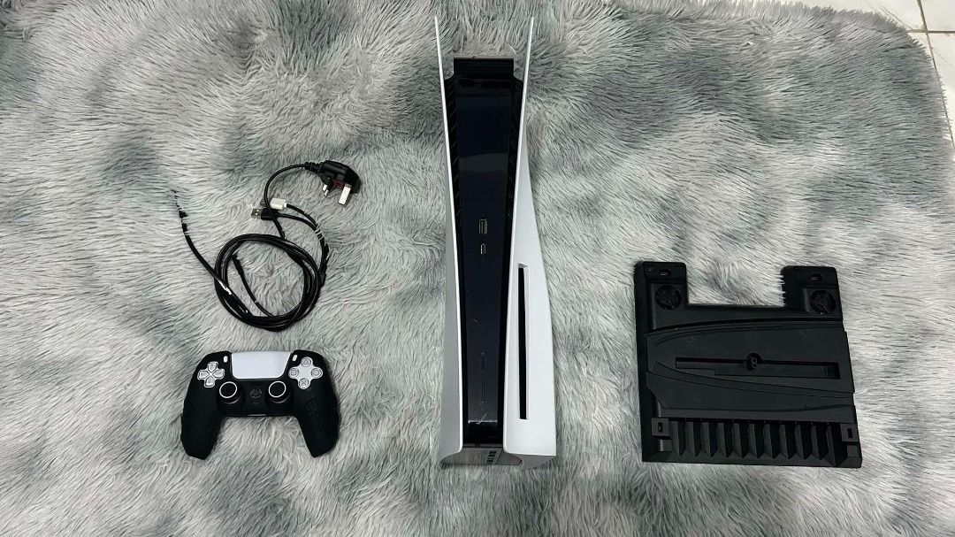 PS5 complete w PS5 media remote and cooling stand, Video Gaming, Video ...