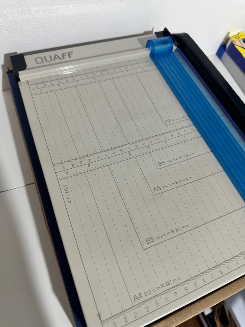 Quaff a4 metal paper cutter, Looking For on Carousell