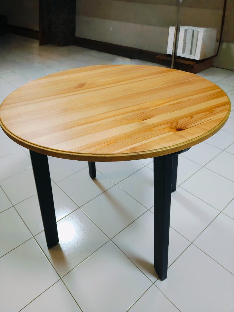 Round table, Furniture & Home Living, Furniture, Tables & Sets on Carousell