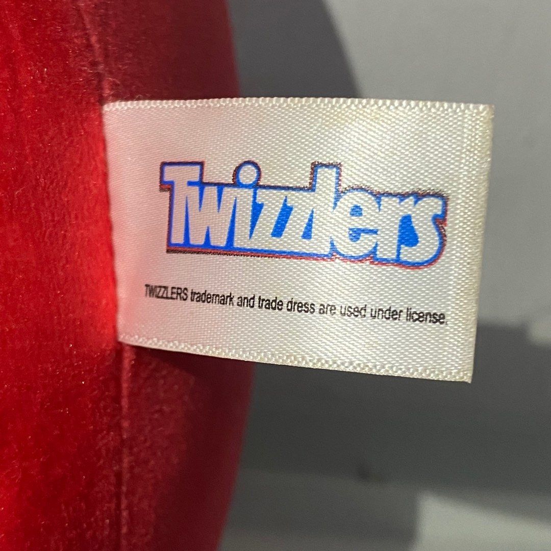 Squishmallow : Karina the Twizzlers Cat (still scented 7/10), Hobbies ...