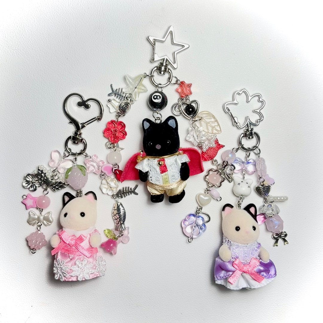 sylvanian family tuxedo trio keychain, Hobbies & Toys, Toys & Games on ...
