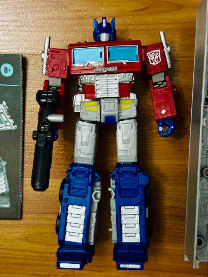 Transformers Earthrise Optimus Prime, Hobbies & Toys, Toys & Games on ...