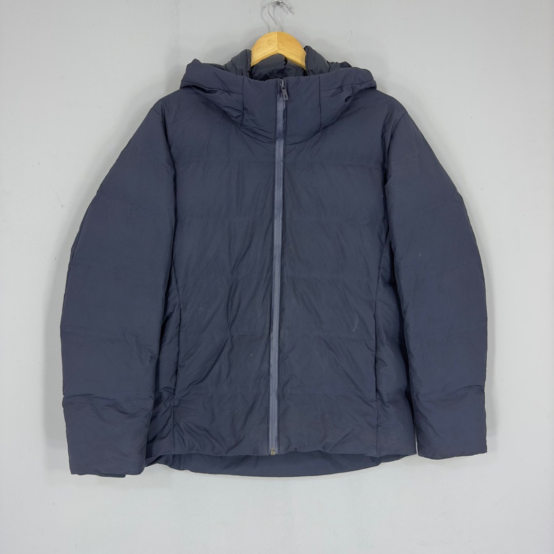 Uniqlo puffer jacket, Men's Fashion, Activewear on Carousell