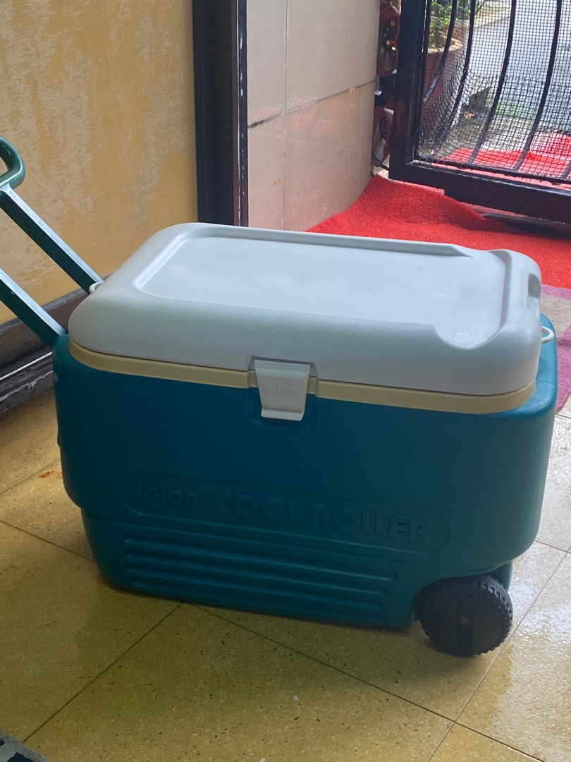 Used 50L Iqloo Cooler Box with Wheels and handles, Sports Equipment ...