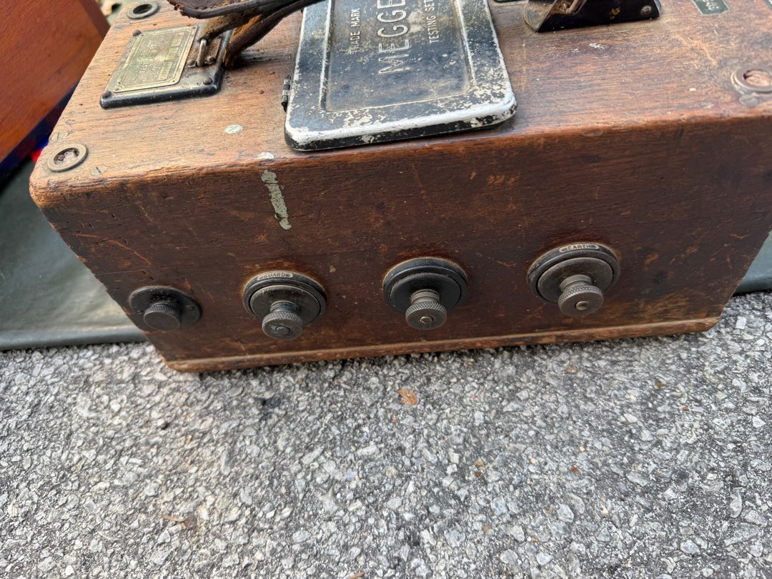 Vintage 1960s England MEGGER Electrical Leakage Safety Tester Electric ...