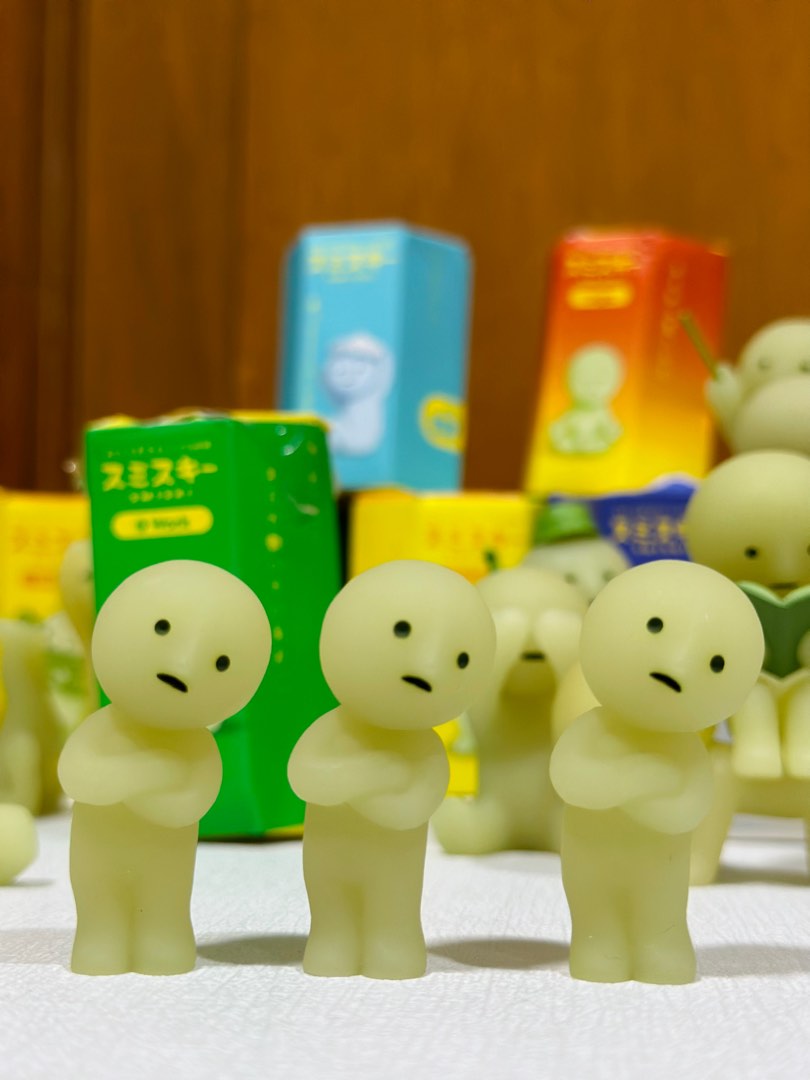 Work Series : Smiski Group think, Hobbies & Toys, Toys & Games on Carousell