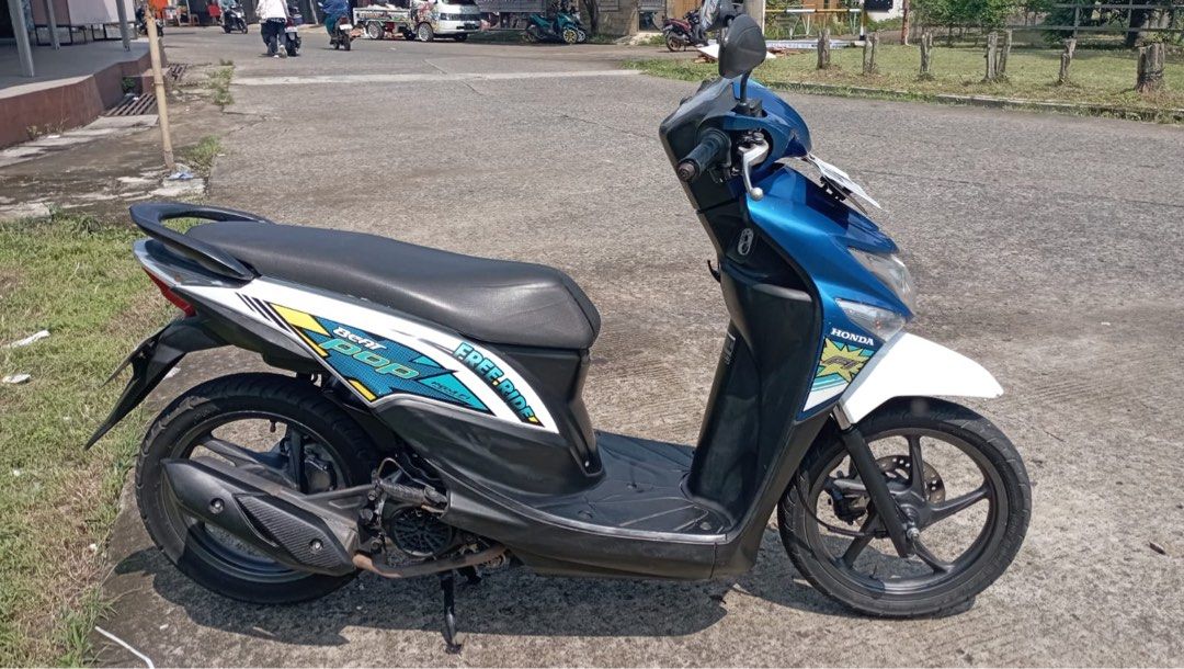 58@:2016 b dki honda beat pop fi biru putih, Motor di Carousell