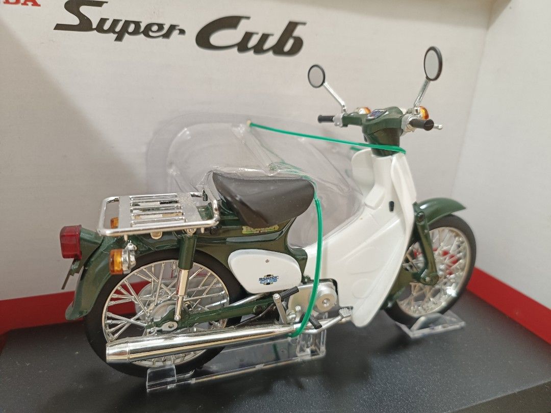 Aoshima 1/12 Honda Super Cub (Yellow & Dark Green), Hobbies & Toys ...