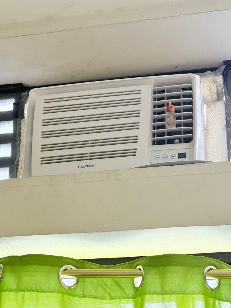 Carrier 1hp Window type aircon with remote, TV & Home Appliances, Air ...