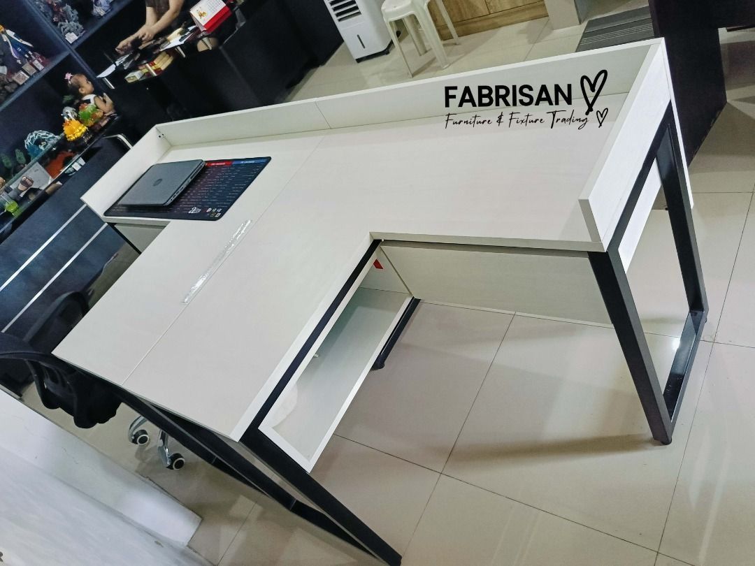 Cubicles Desk Privacy Panel Included Benching & Partition |Office Table ...