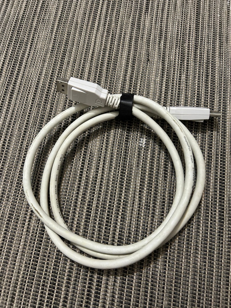 DisplayPort to DisplayPort Cable E119932, AWM style, 30V on Carousell