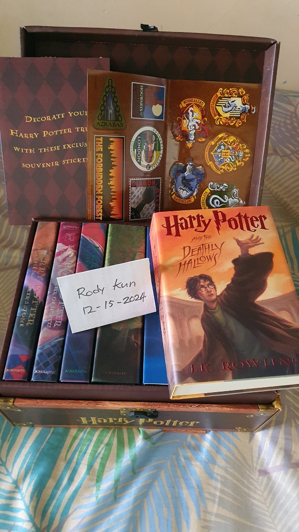 HARRY POTTER BOXED SET - TRUNK SET - HARDBOUND, Hobbies & Toys, Books ...