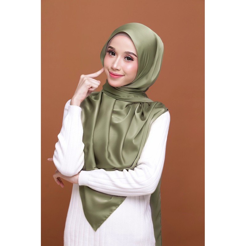 NENAHIJABS Awadah Shawl in Sage, Women's Fashion, Muslimah Fashion ...