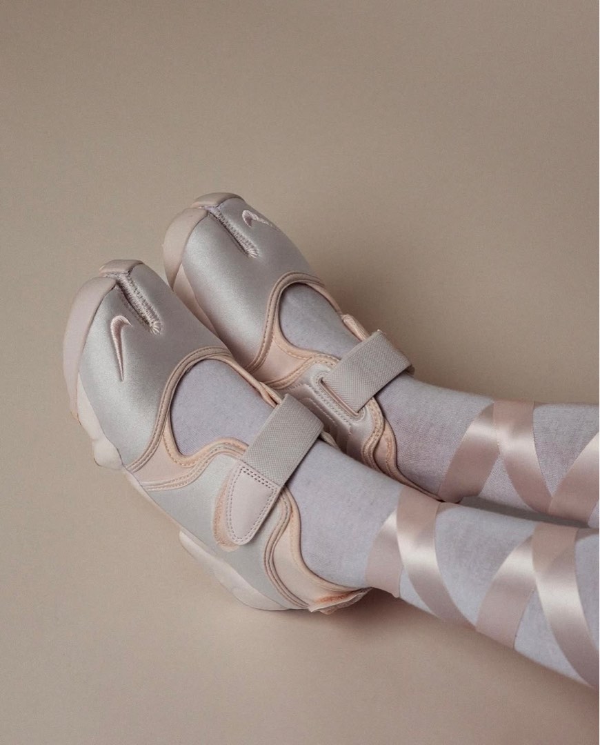 nike air rift soft pink ballet, Women's Fashion, Footwear, Sneakers on ...