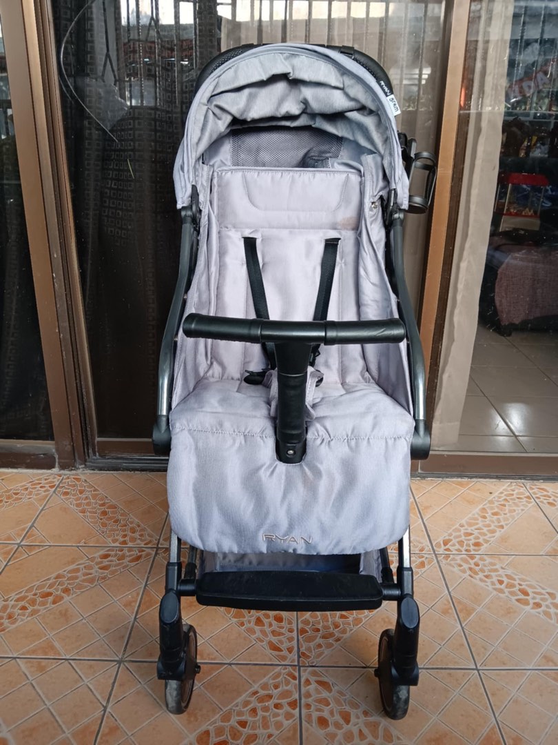 Ryan gram stroller, Babies & Kids, Going Out, Strollers on Carousell