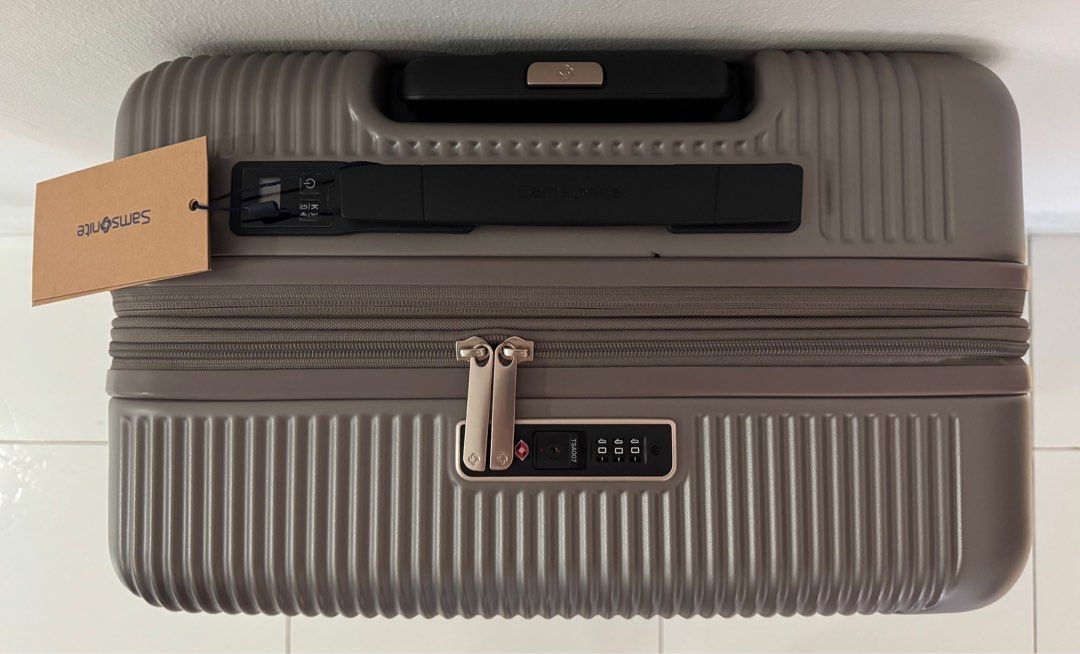 Samsonite Zeltus 69cm Spinner with built-in scale, Hobbies & Toys ...