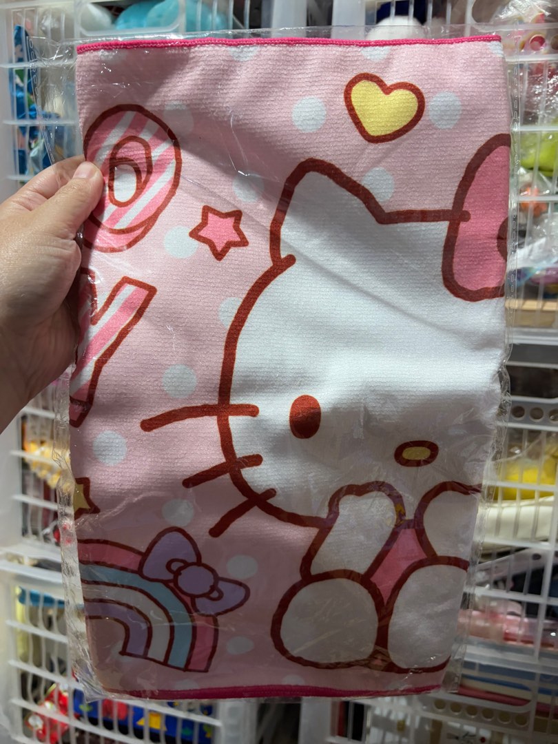Sanrio: Hello Kitty Spots Towel New, Furniture & Home Living ...